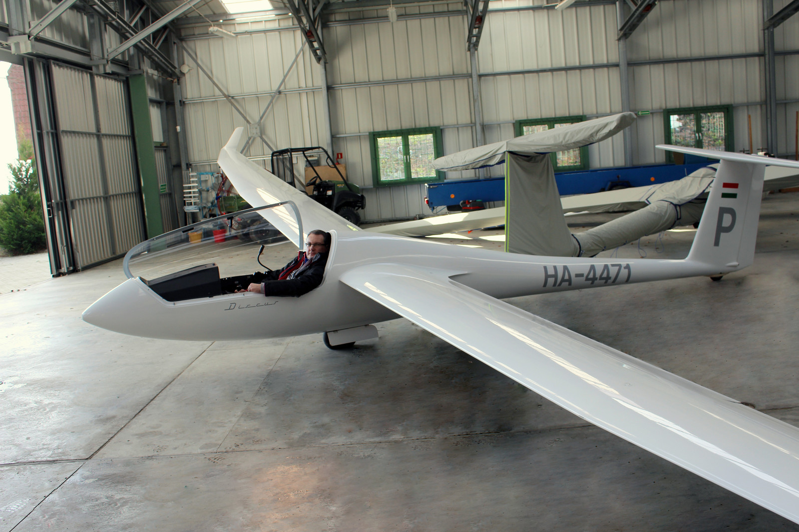 Discus CS. Nowy szybowiec Politechniki Rzeszowskiej / POLITECHNIKA ...